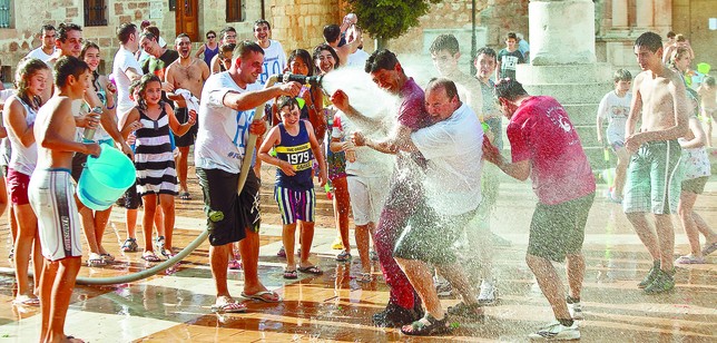 Ducha colectiva... con agua | Noticias Diario de Burgos
