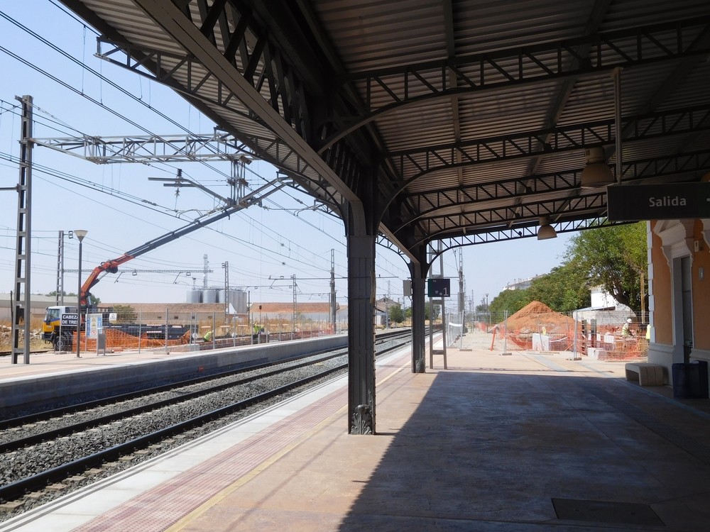 Continúa la obra de un paso inferior en las vías del tren | Noticias La ...