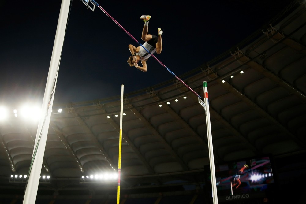 Duplantis, récord del mundo en salto de pértiga 'outdoor' | Noticias ...